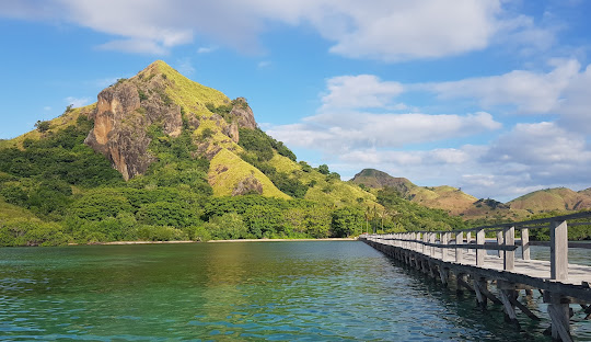 Manjarite Beach - Open Trip Lombok Labuan Bajo
